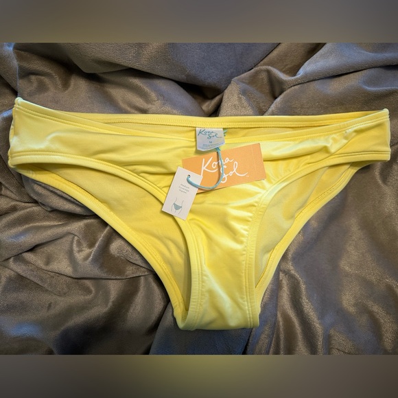 Kona Sol | Swim | Kona Sol Medium Coverage Hipster Bikini Bottom Sz M | Poshmark